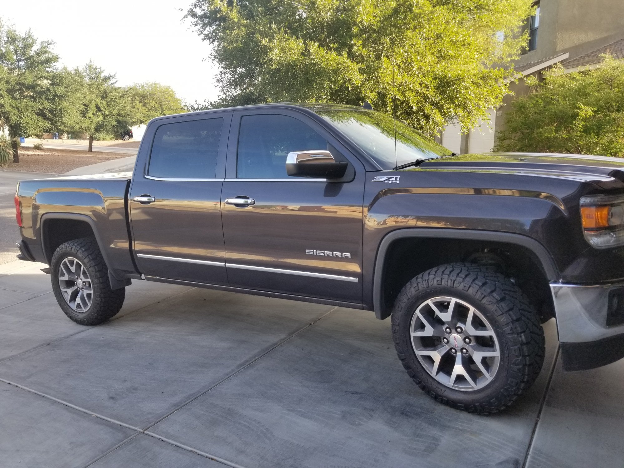 305 65r20 In Inches