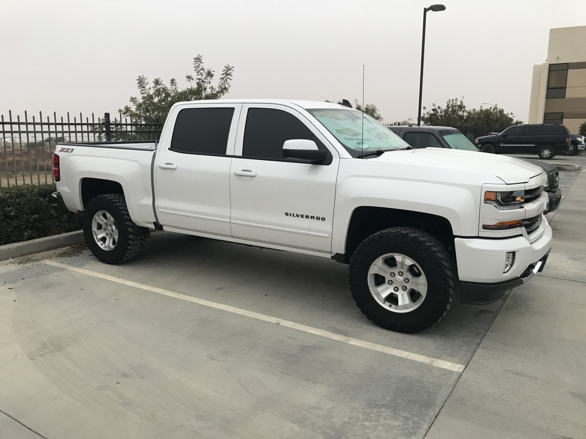 295/70/18 On 2017 Silverado 1500 z71 2.5 leveling kit RC with rear ...