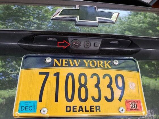 GM's Rear Camera Mirror Is Fantastic | GM-Trucks.com