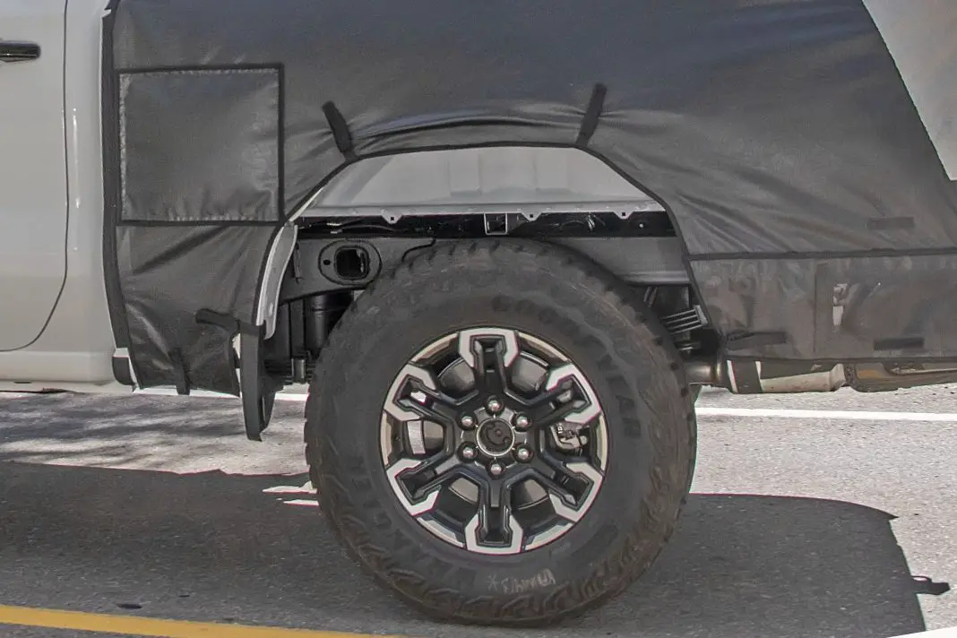 Spy Shots: 2022 Chevy Silverado and GMC Sierra Convoy Caught! | GM ...