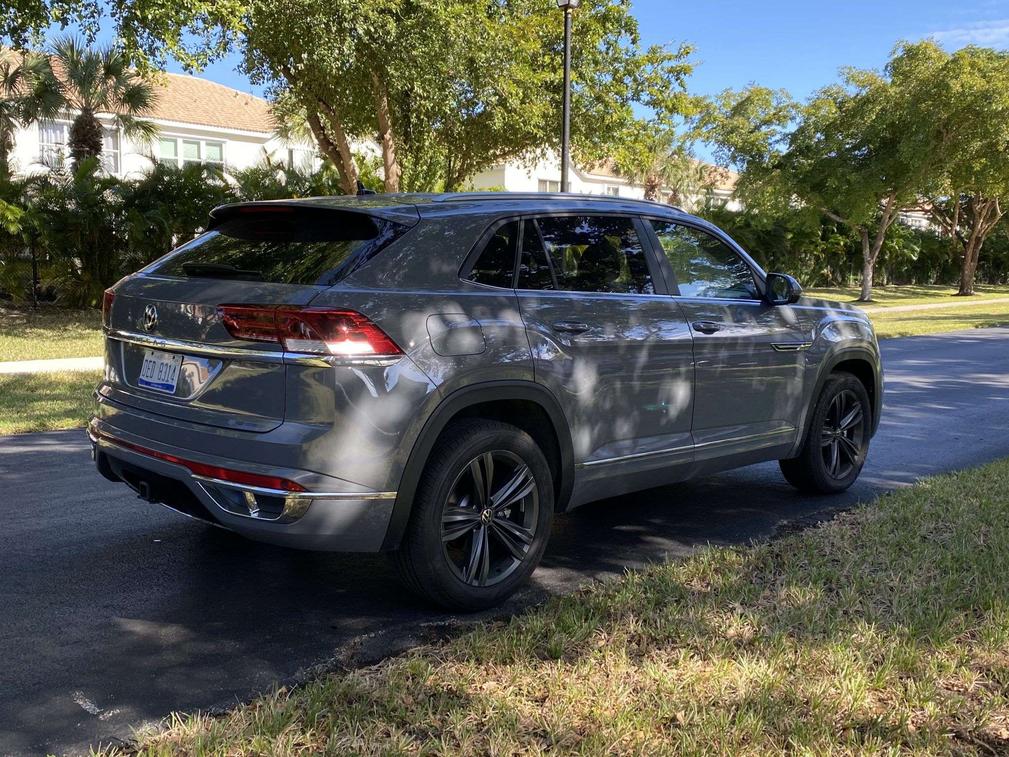 Competitive Review: Volkswagen Atlas Cross Sport | GM-Trucks.com