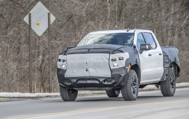 [Spy Shots] 2022 Silverado ZR2 Photographed For The First Time? | GM ...