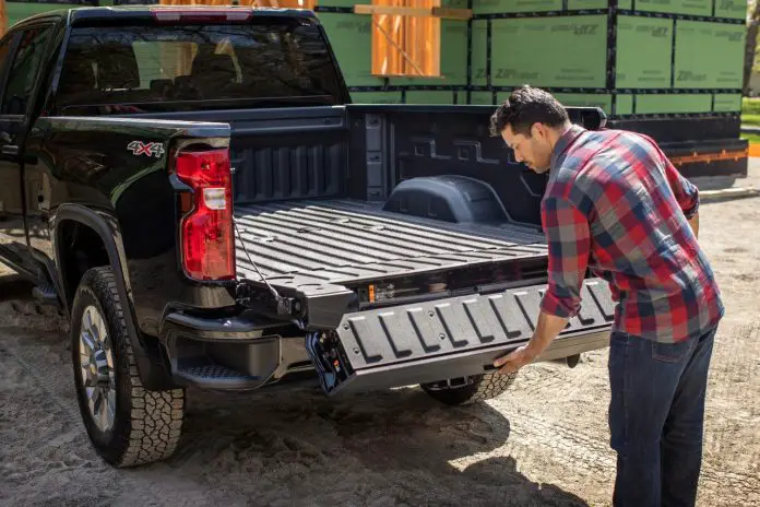 2022 Chevrolet Silverado HD Upgraded With Awesome Multi-Flex Tailgate ...