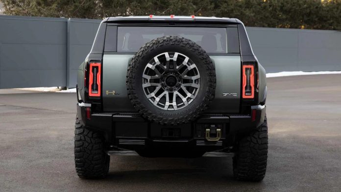 Here's A Detailed Look At The First 8 Official HUMMER EV Accessories ...