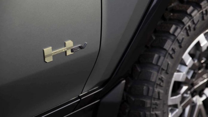 Here's A Detailed Look At The First 8 Official HUMMER EV Accessories ...