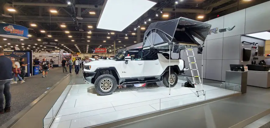 Here's Your Own Personal Tour Of The GMC HUMMER EV Booth at The 2021 ...