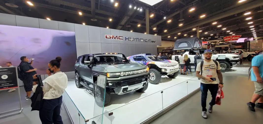 Here's Your Own Personal Tour Of The GMC HUMMER EV Booth at The 2021 ...