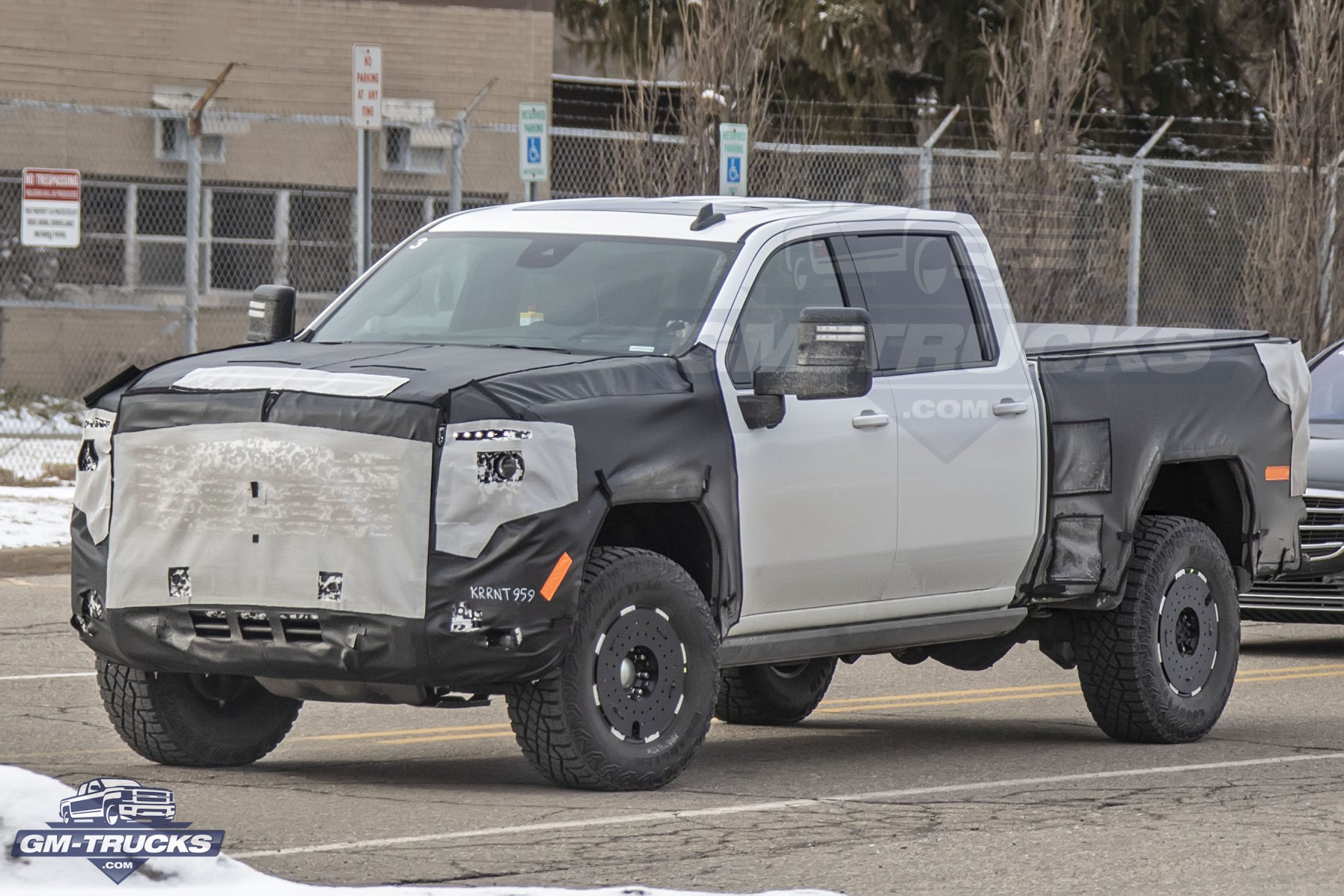 Game Changing GMC Sierra HD AT4X Photographed? | GM-Trucks.com