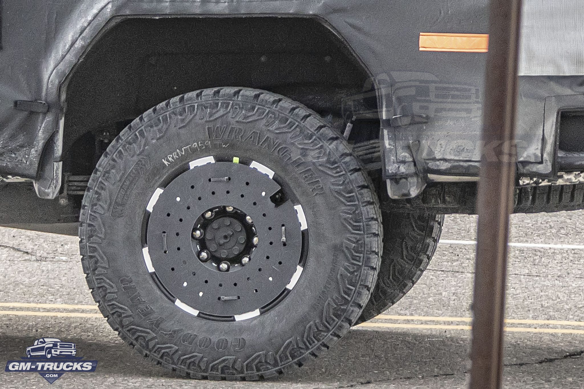 Game Changing GMC Sierra HD AT4X Photographed? | GM-Trucks.com