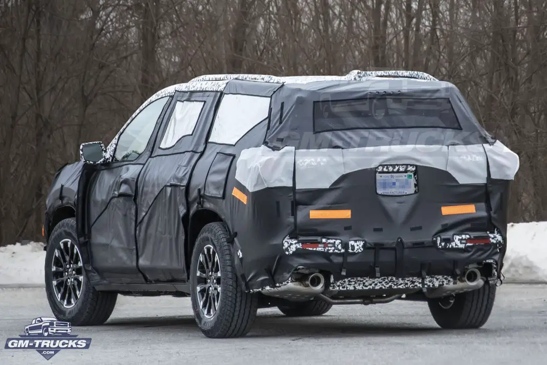 Off-Road Oriented 2024 GMC Acadia AT4 Prototype Photographed | GM ...