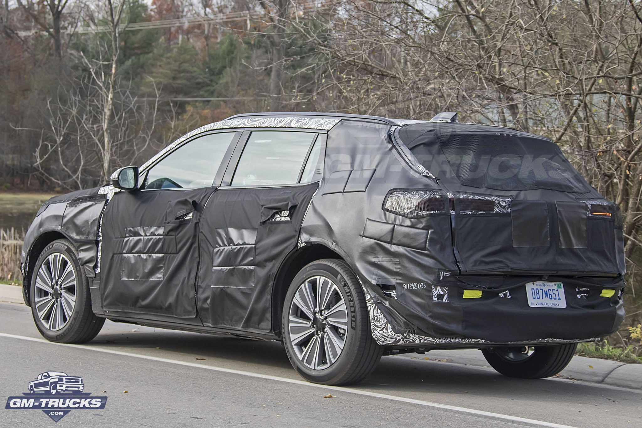 Buick Electra Crossover Prototype Spied | GM-Trucks.com