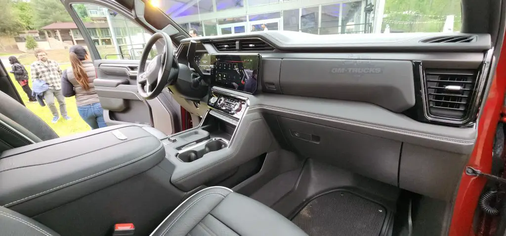 Sierra HD AT4X Tackles Premium Off-Roading & Overlanding With Ease | GM ...