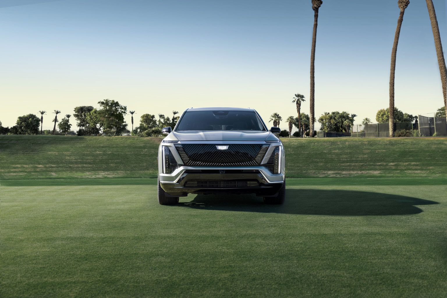 Cadillac's 2026 Vistiq EV: A Three-Row 'Baby Escalade' With 615 HP | GM ...